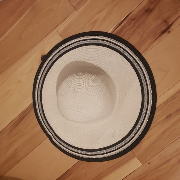 croft & barrow | Other | Croftbarrow Gray And White Stripe Sun Hat ...